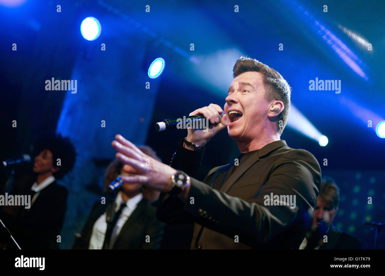 Singer rick astley hi-res stock photography and images - Alamy