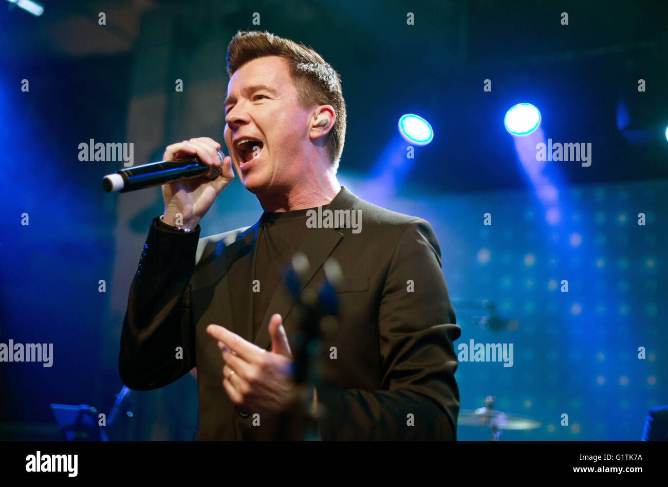 Rick astley hi-res stock photography and images - Alamy