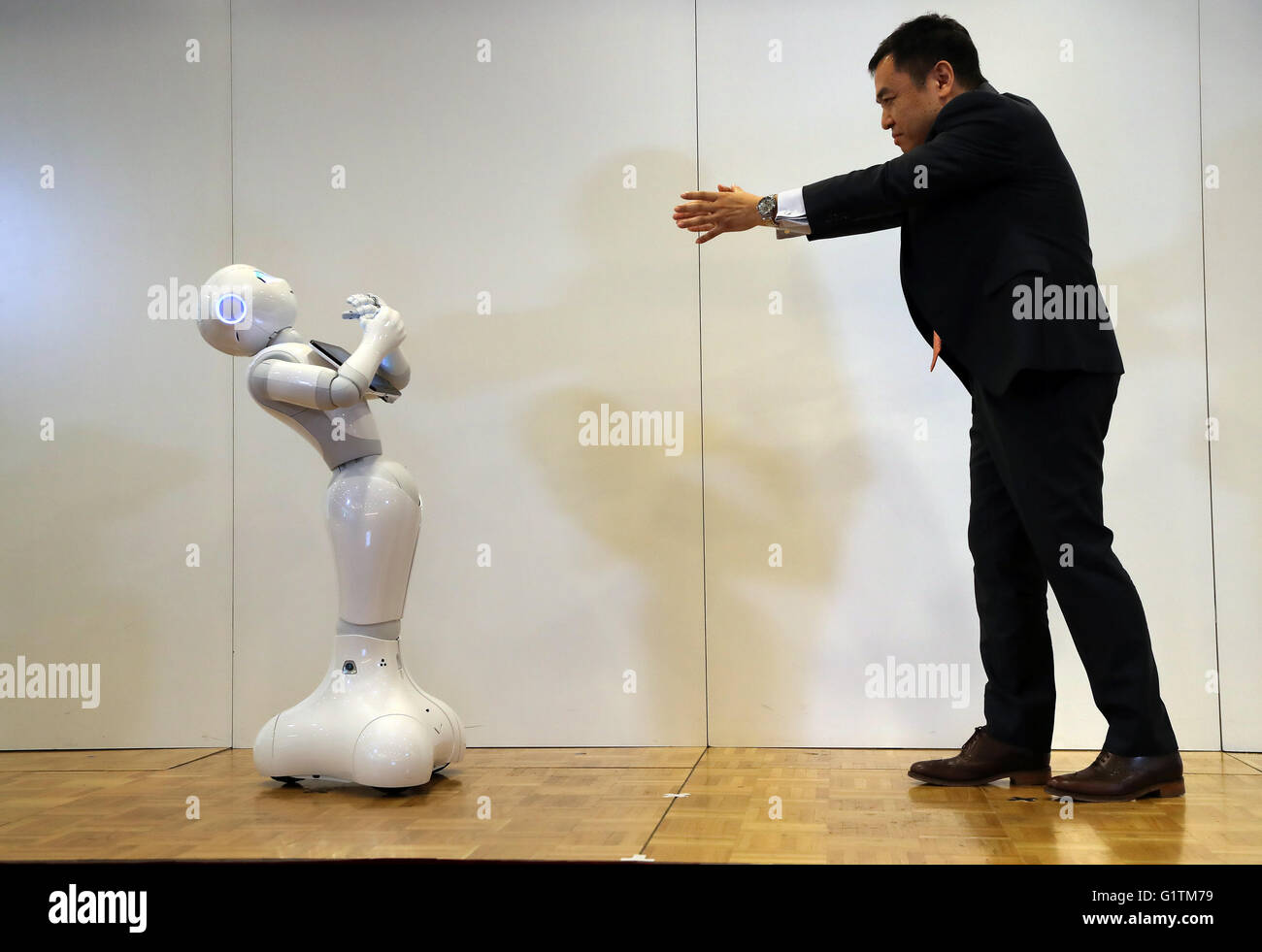 Tokyo, Japan. 19th May, 2016. Japanese telecom giant Softbank's ...