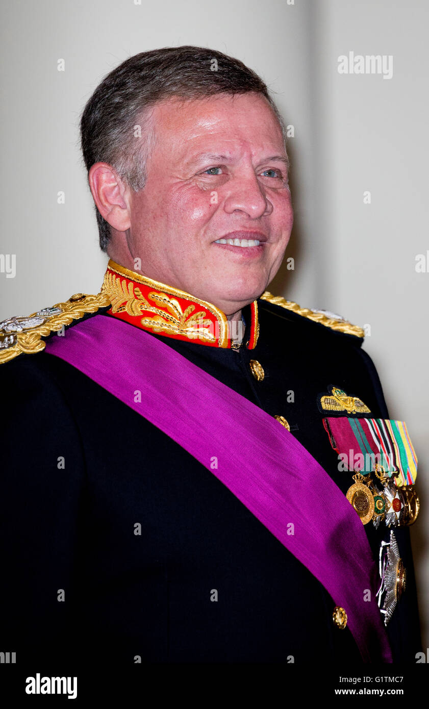 Jordan's King Abdullah arrives for a gala dinner during the visit of ...