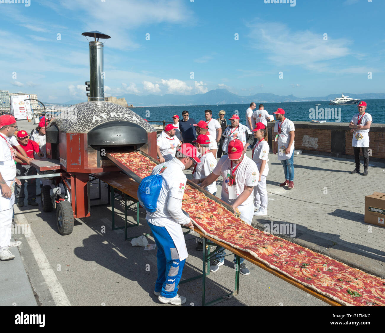 World record guinness pizza hi-res stock photography and images - Alamy