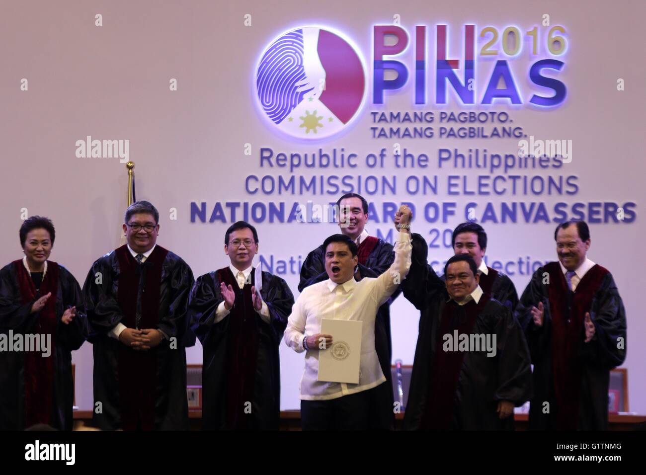 Pasay City, Philippines. 19th May, 2016. A commissioner of the ...
