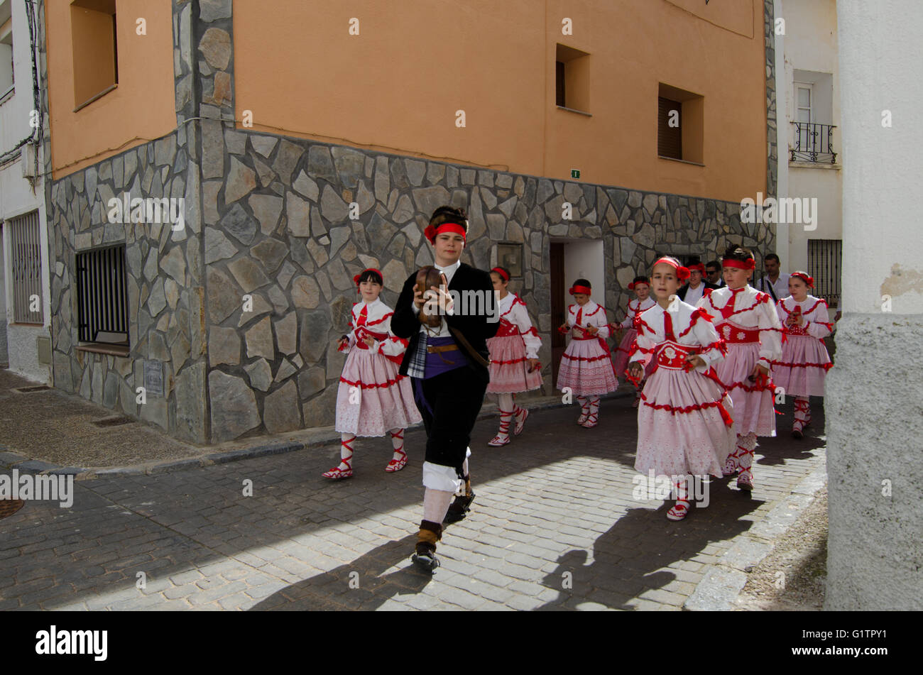 Cetina, Spain. 19th May, 2016. Dancers dressed in traditional red dress ...