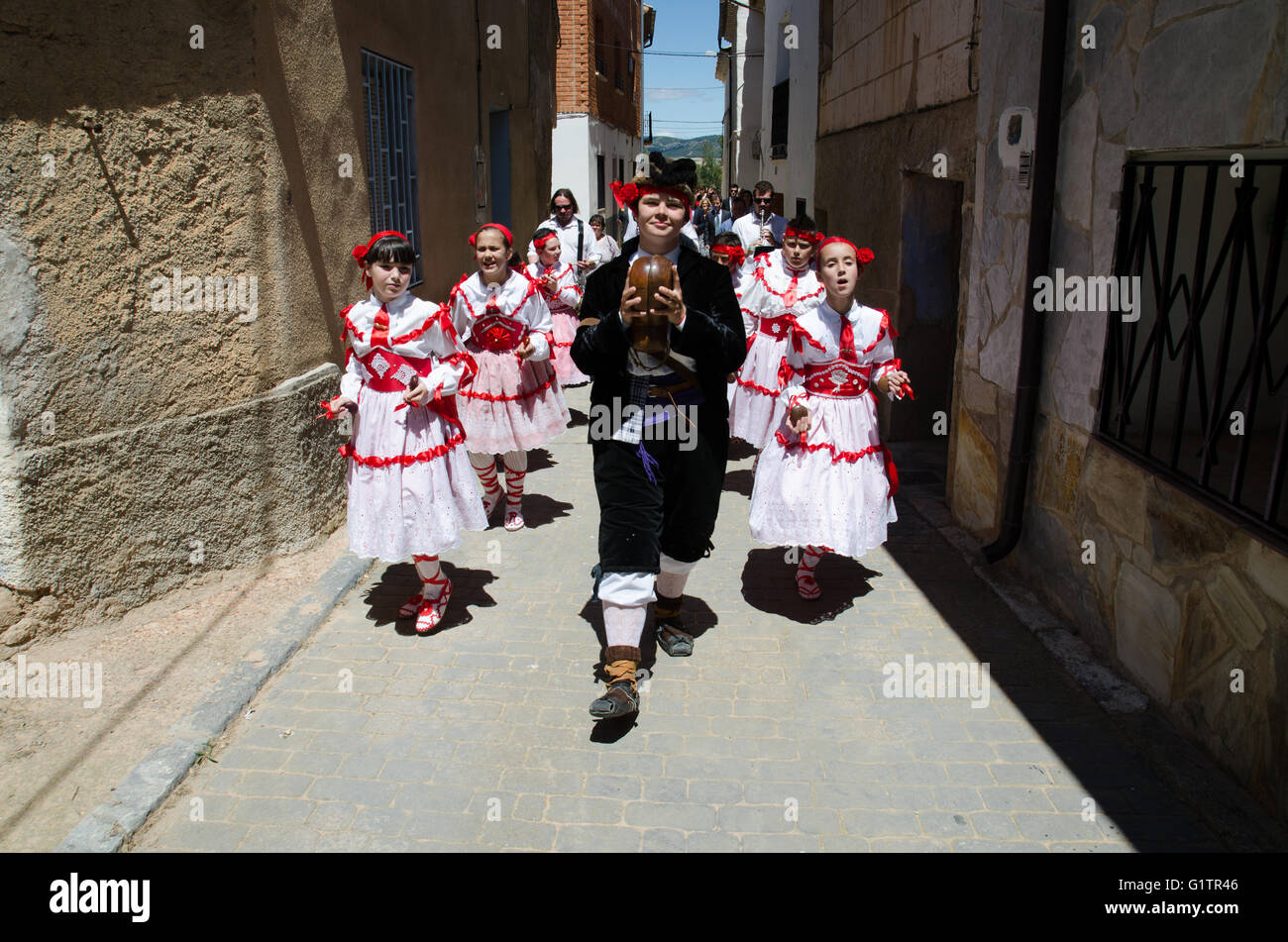 Cetina, Spain. 19th May, 2016. Dancers dressed in traditional red dress ...