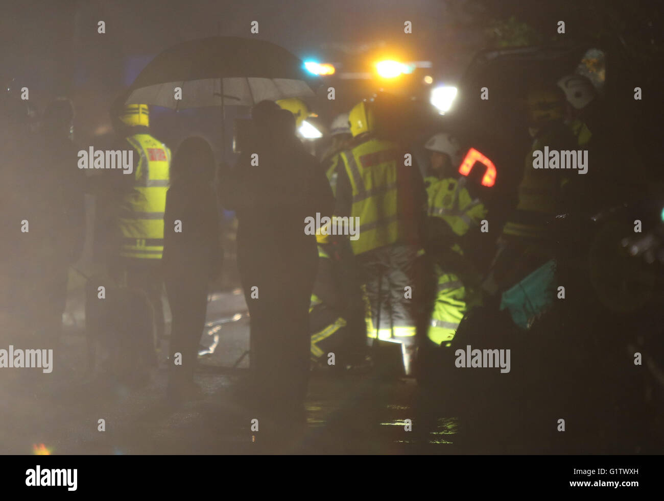 Upham, Hampshire, UK. 19th May, 2016. An OAP man is being treated by ...