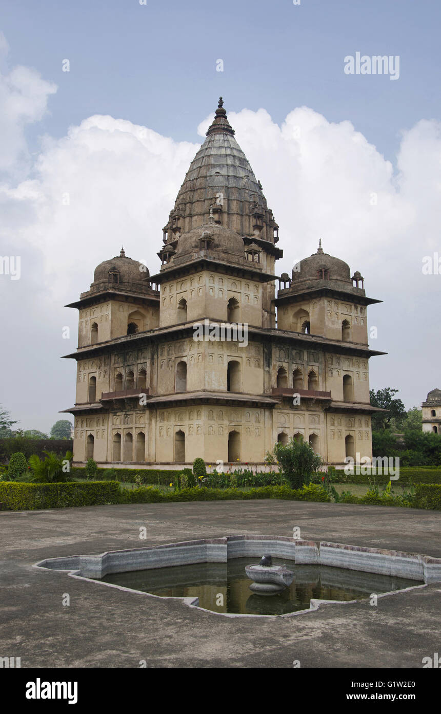 Chatri hi-res stock photography and images - Alamy