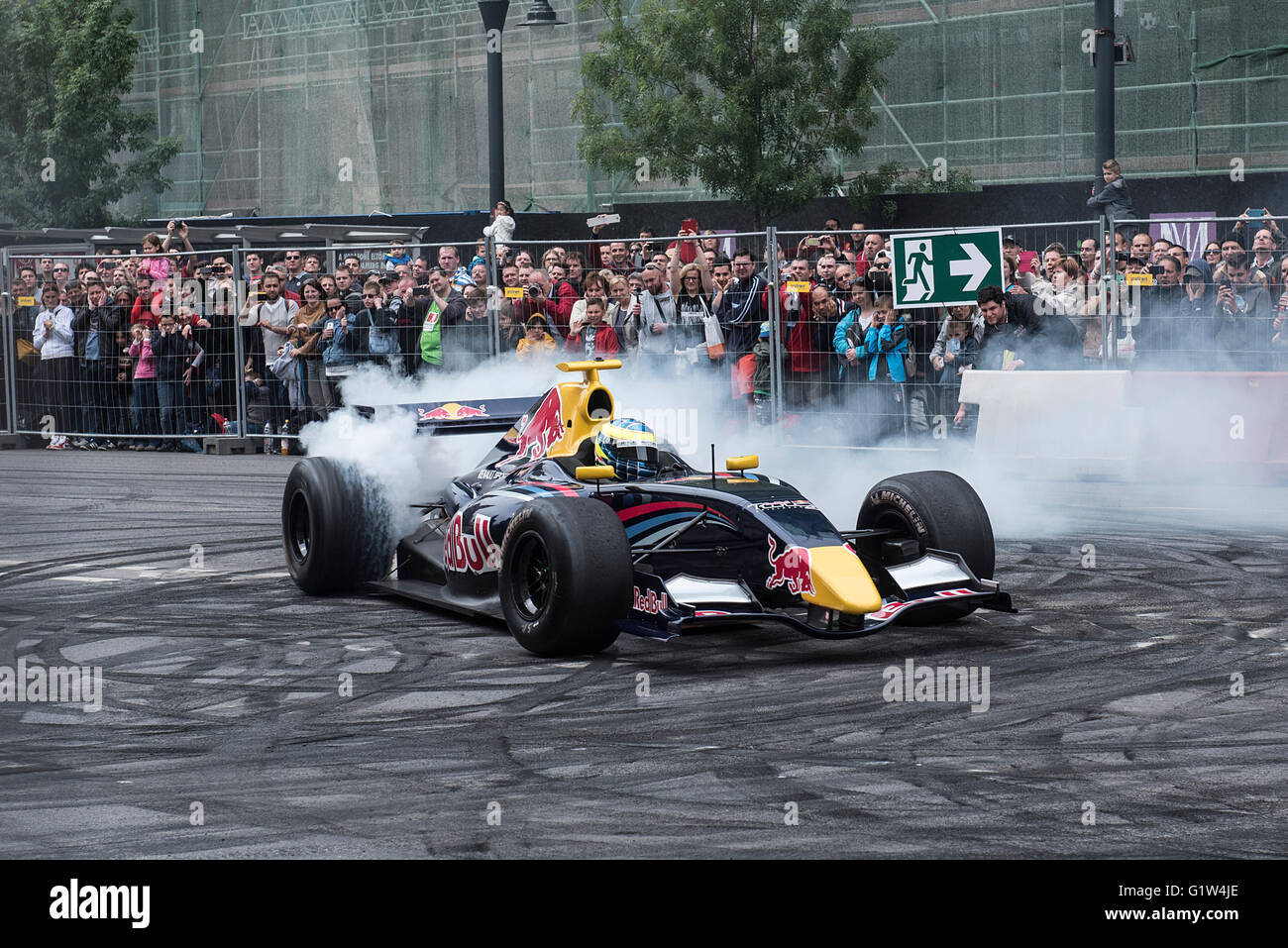 Red bull racing formula 1 car hi-res stock photography and images - Alamy
