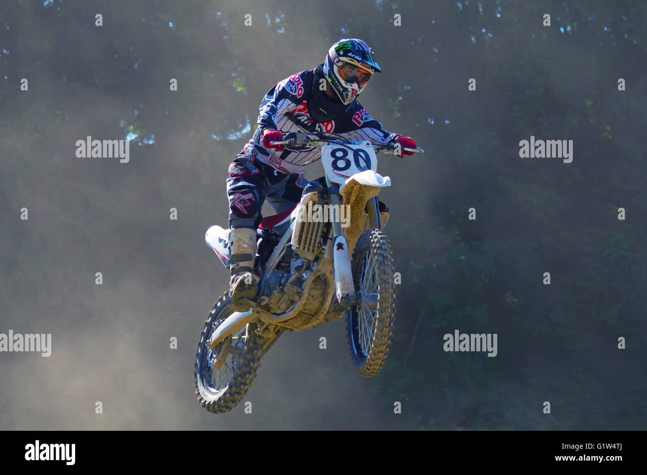 Motocross riders jumping hi-res stock photography and images - Alamy