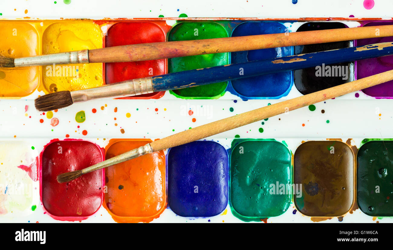 Used watercolor paint hi-res stock photography and images - Alamy