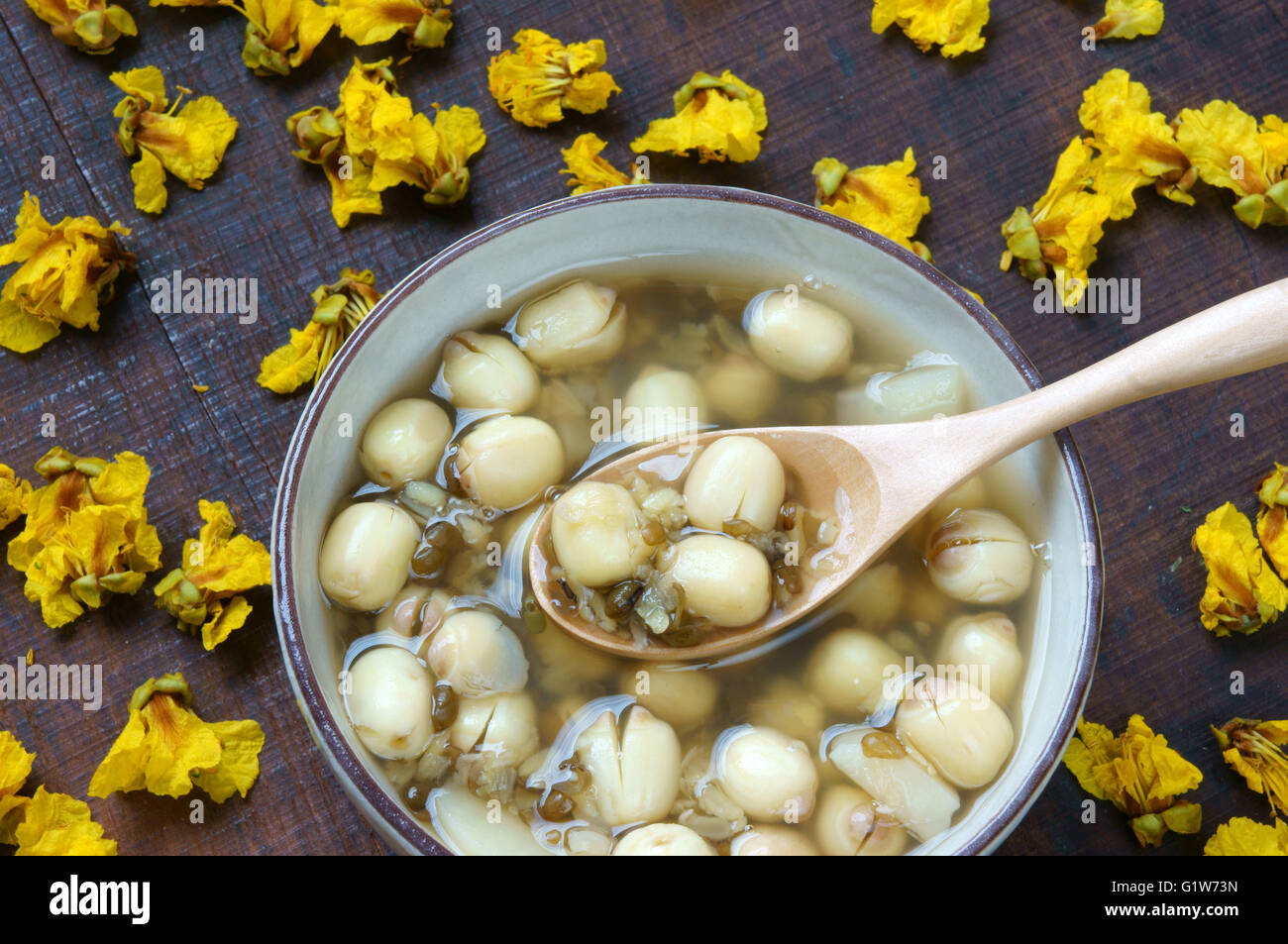 Vietnamese food, sweet lotus seed gruel, ingredients: lotus bean, mung ...