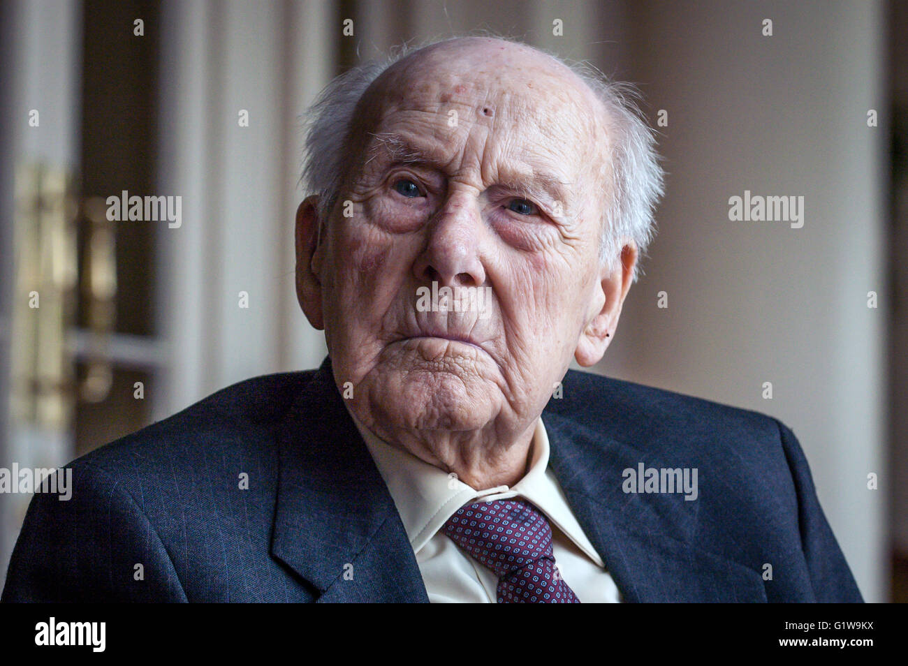 110-year-old Henry Allingham, the oldest surviving British veteran of ...