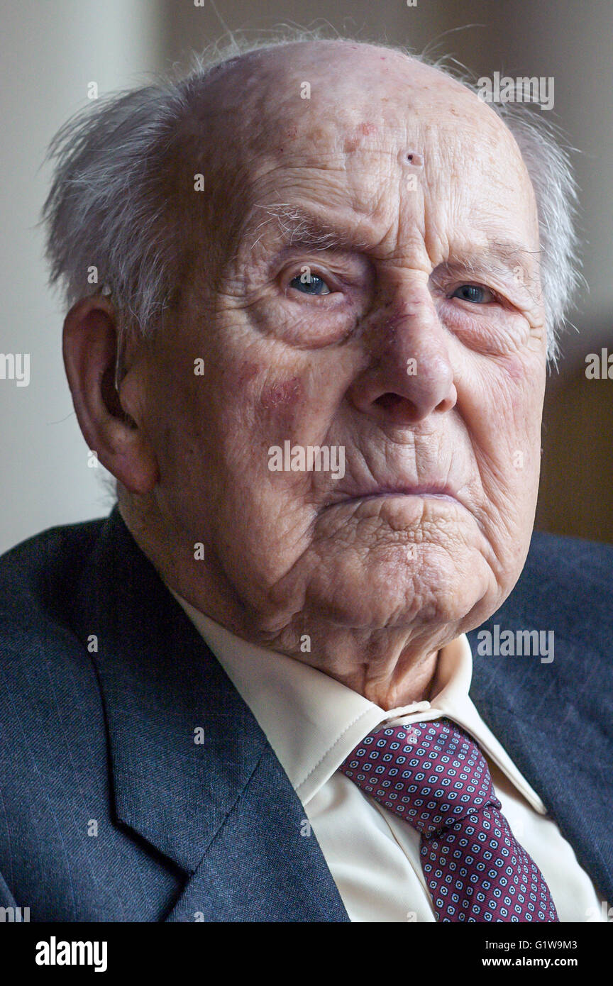 110-year-old Henry Allingham, the oldest surviving British veteran of ...