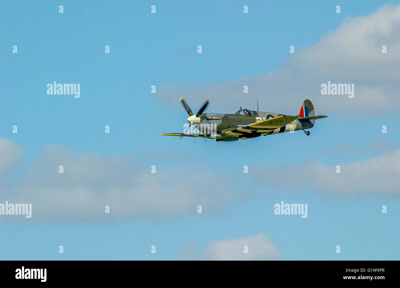 Vintage spitfire hi-res stock photography and images - Alamy