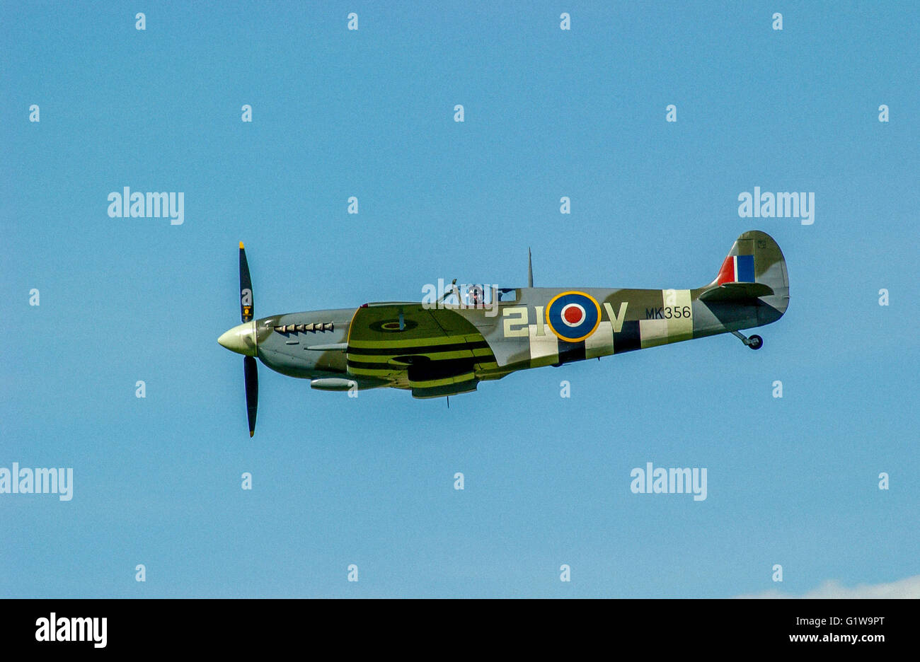 Spitfire aeroplane hi-res stock photography and images - Alamy