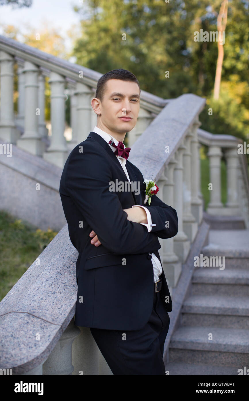 Black groom hi-res stock photography and images - Alamy