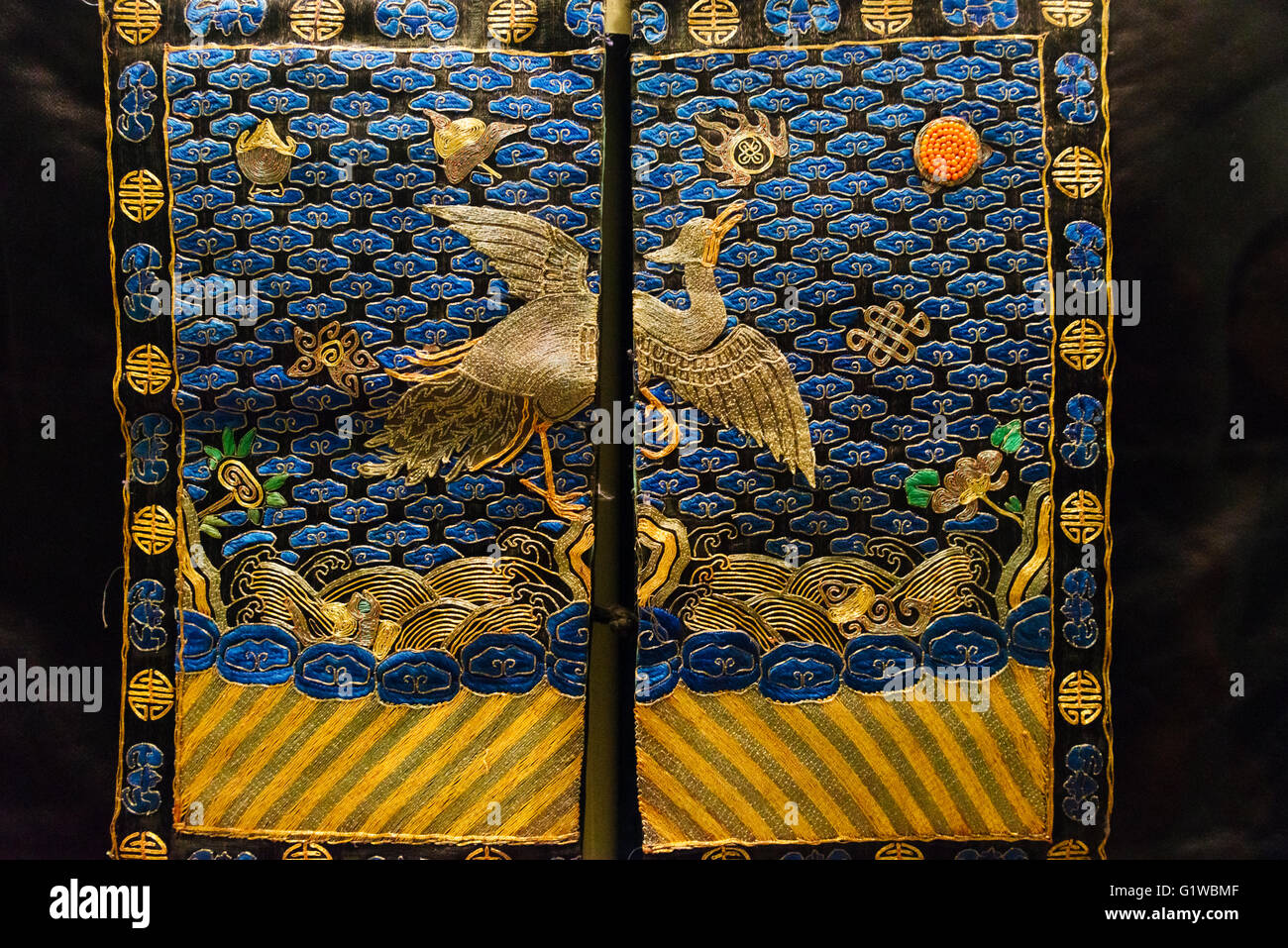 Embroidered robe with phoenix pattern, Suzhou, Jiangsu Province, China ...