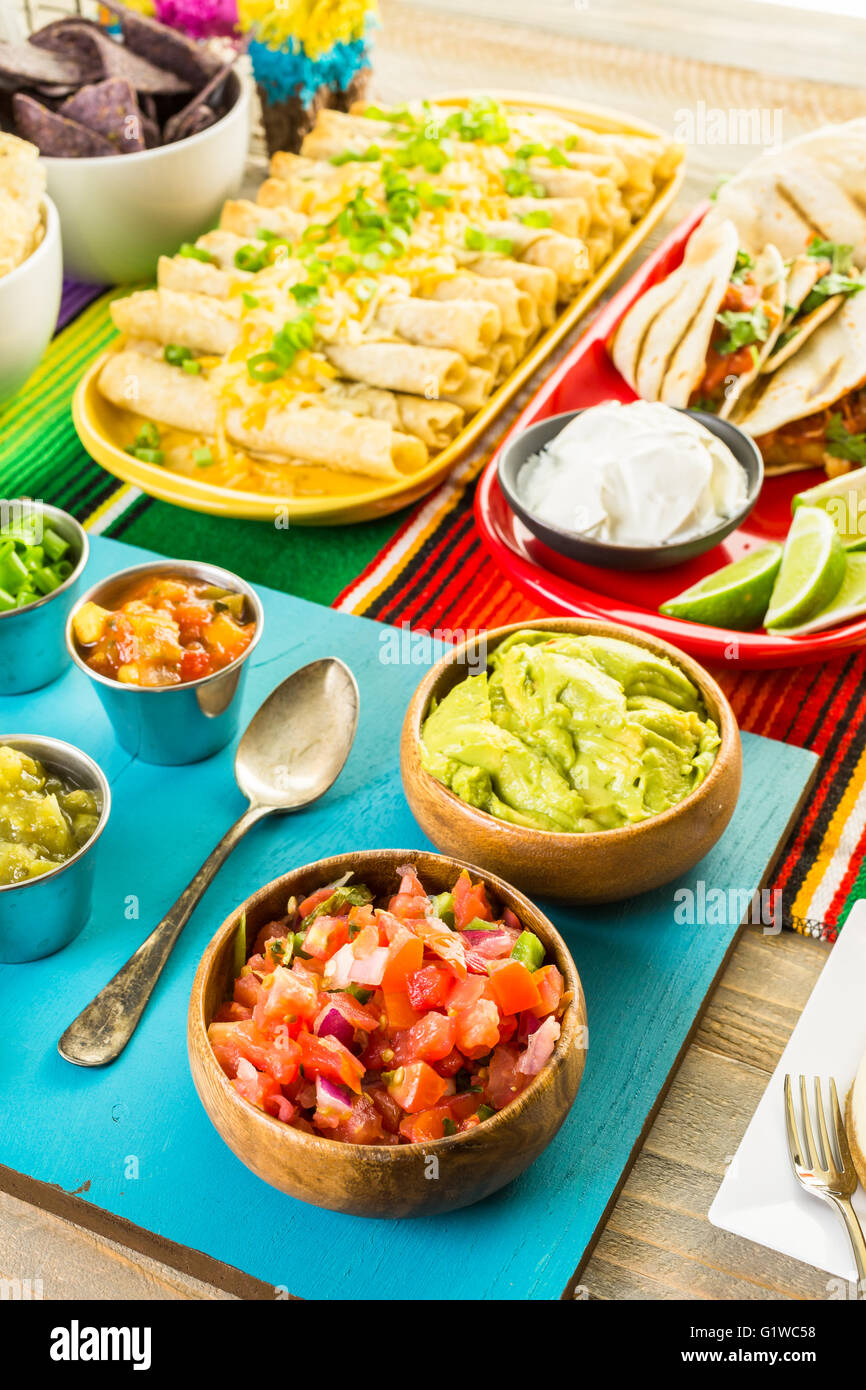 Fiesta de buffet hi-res stock photography and images - Alamy