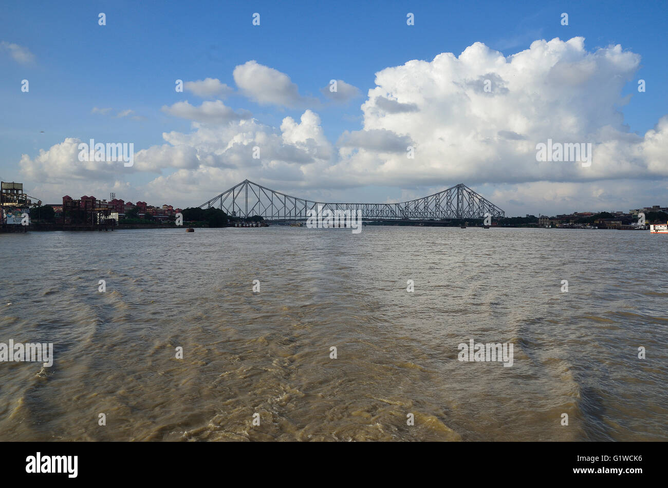 Howrah Bridge or Rabindra Setu over Hooghly river, Kolkata, West Bengal ...