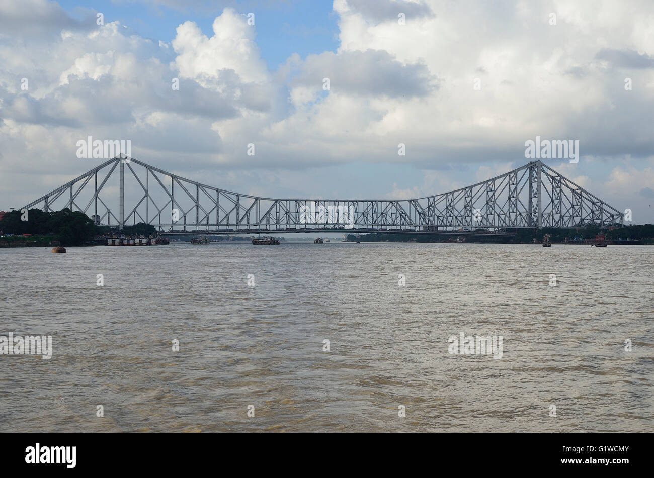 Howrah Bridge or Rabindra Setu over Hooghly river, Kolkata, West Bengal ...