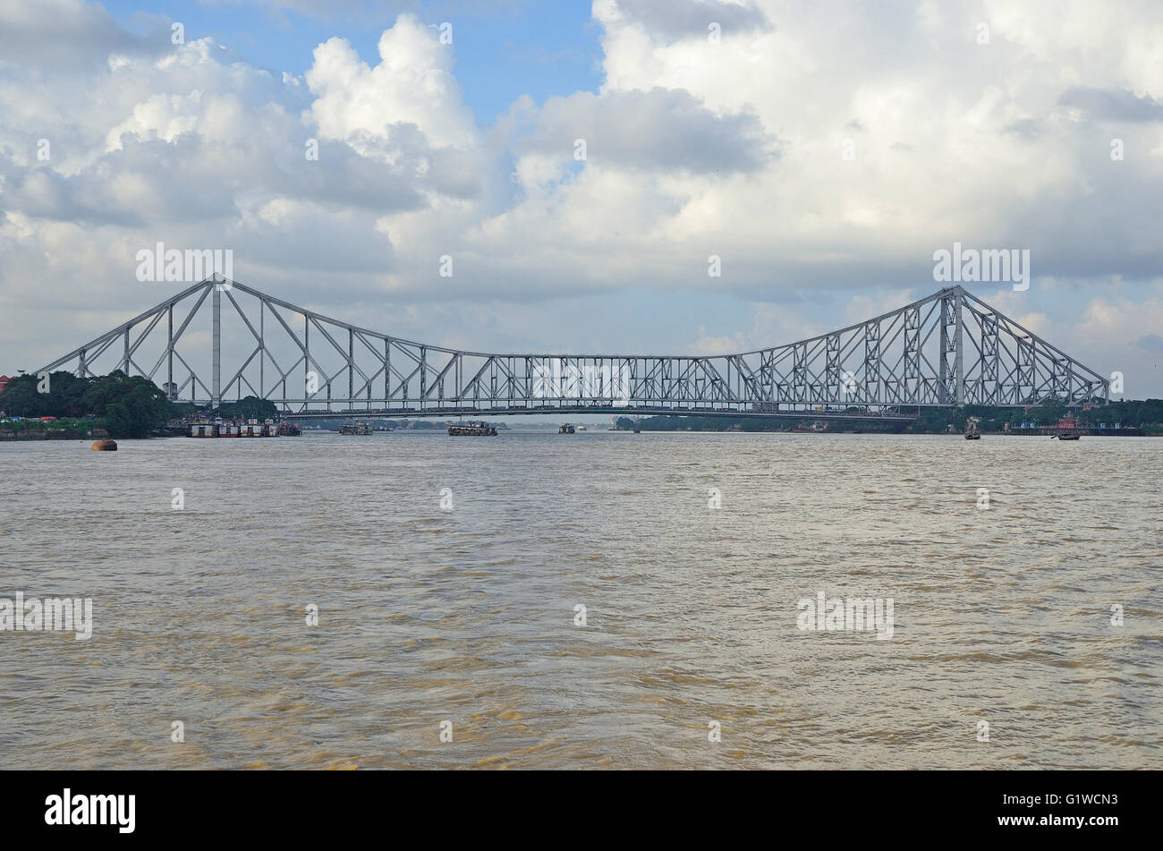 Howrah Bridge or Rabindra Setu over Hooghly river, Kolkata, West Bengal ...