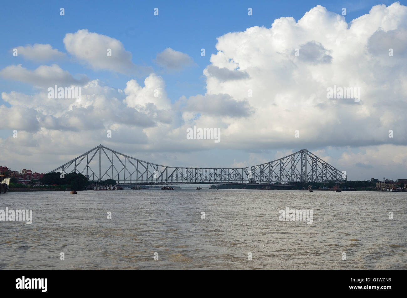 Howrah Bridge or Rabindra Setu over Hooghly river, Kolkata, West Bengal ...