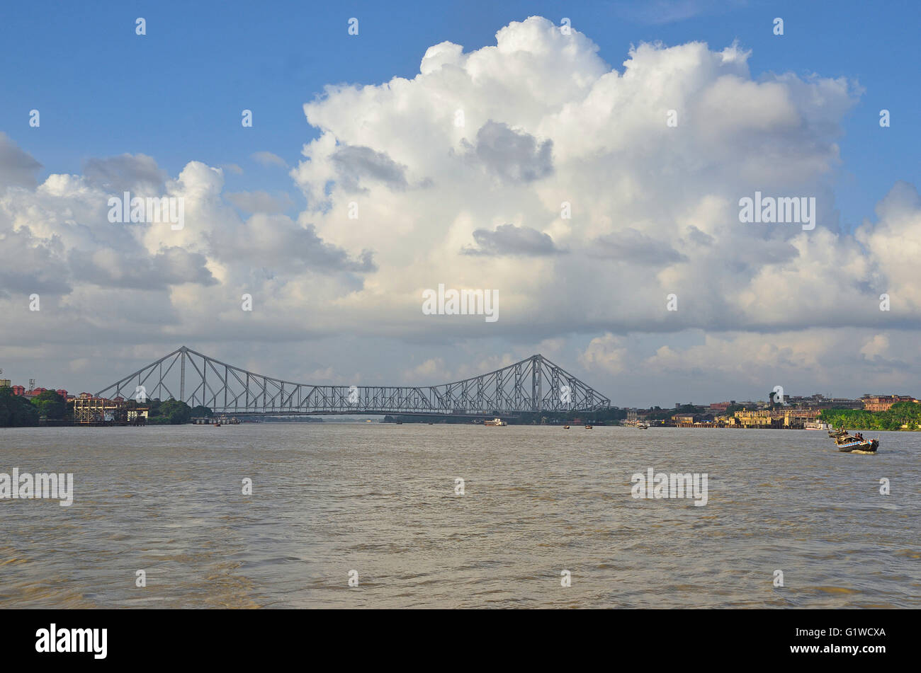 Howrah Bridge or Rabindra Setu over Hooghly river, Kolkata, West Bengal ...