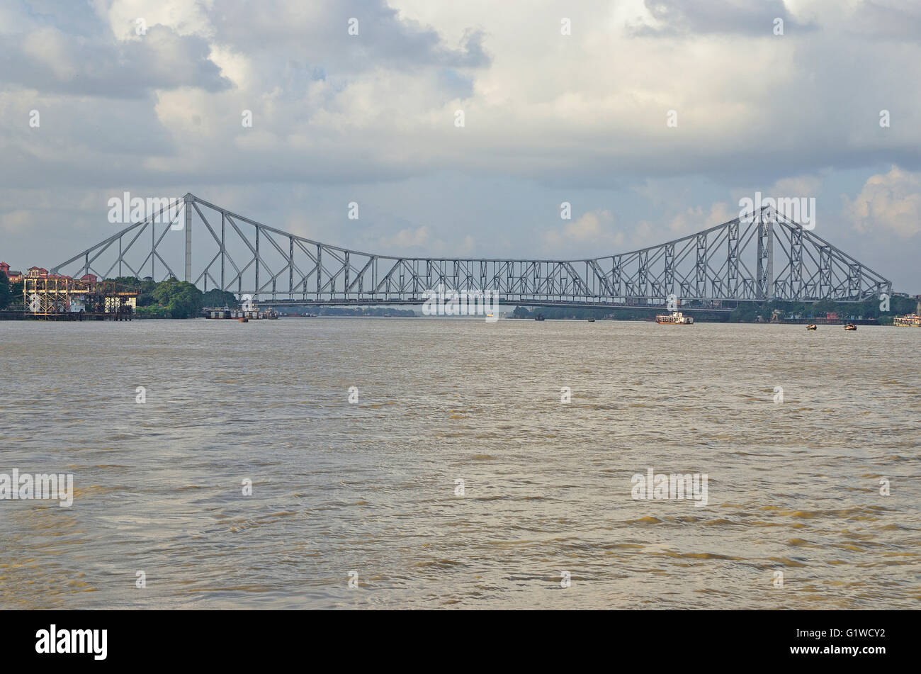 Howrah Bridge or Rabindra Setu over Hooghly river, Kolkata, West Bengal ...