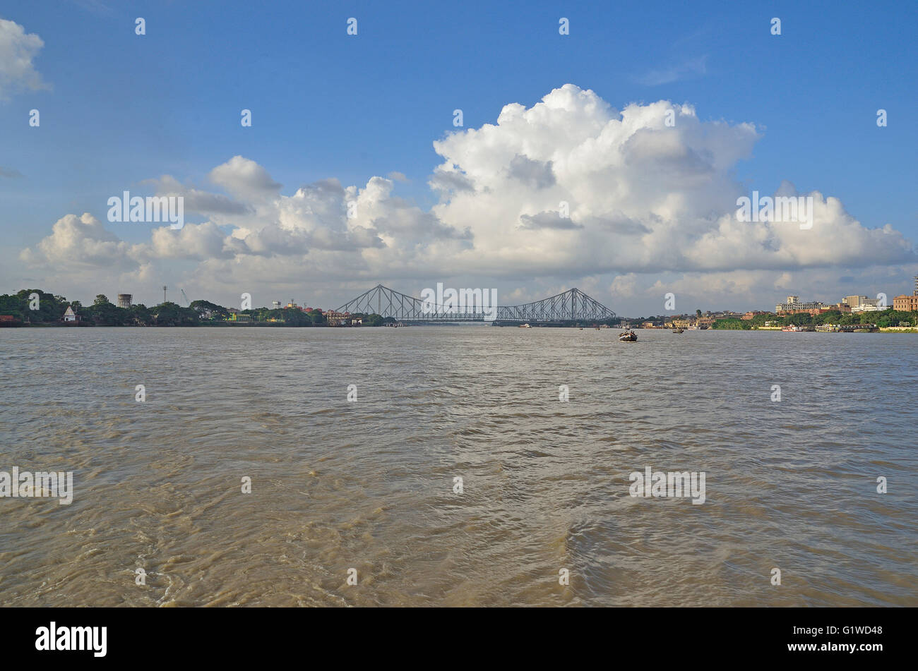Howrah Bridge or Rabindra Setu over Hooghly river, Kolkata, West Bengal ...