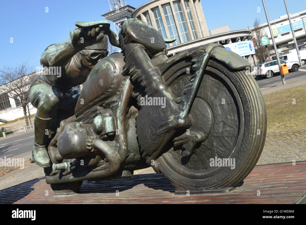 Monuments motorcycles hi-res stock photography and images - Alamy