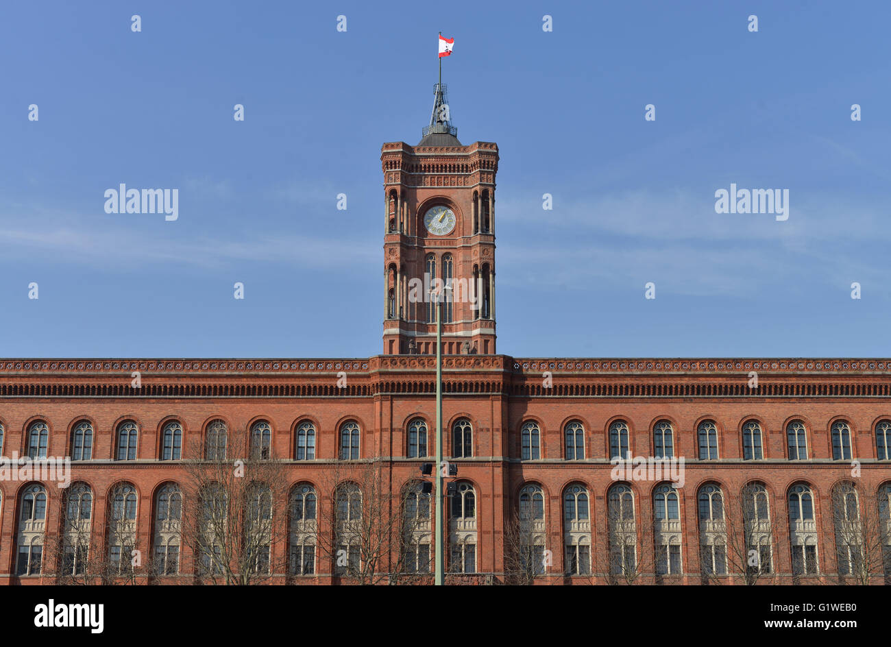 Rathaus mitte hi-res stock photography and images - Alamy