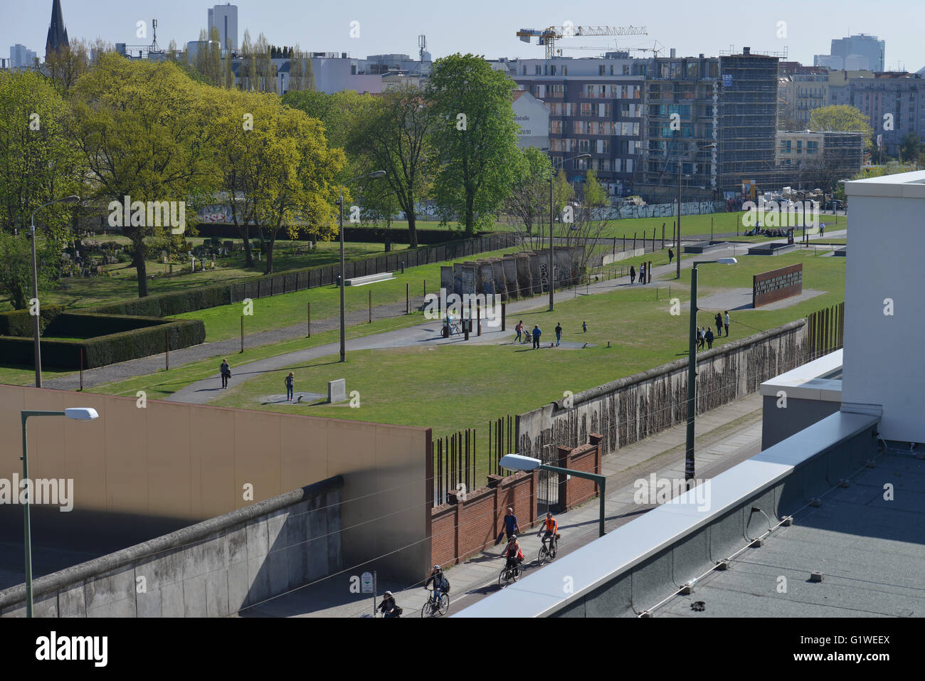 Memorial Place Berlin Wall At Bernauer Strasse Stock Photos & Memorial ...