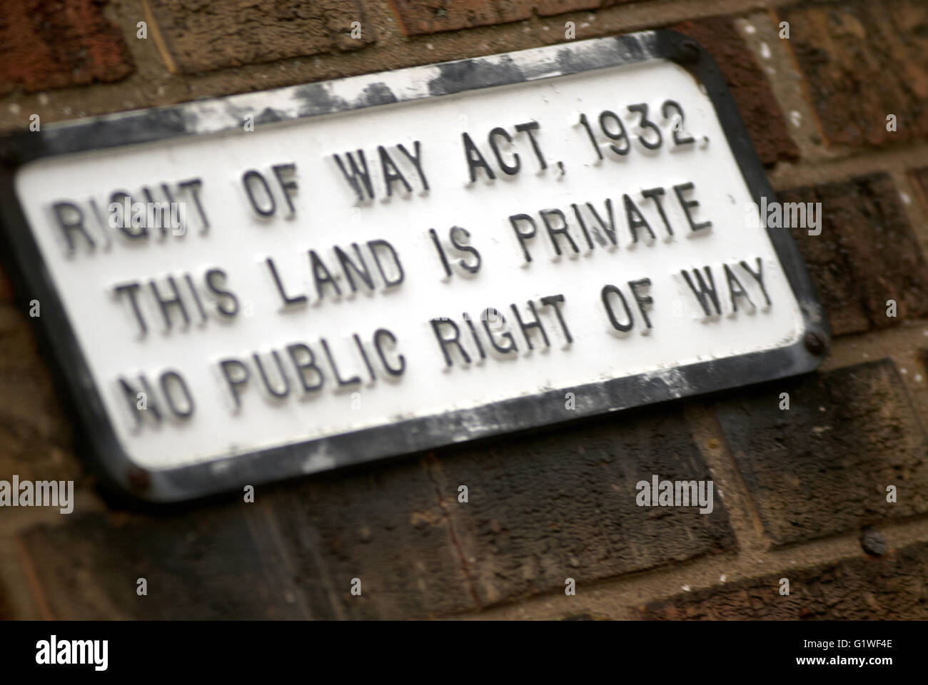 Right of Way Act / warning sign Stock Photo - Alamy