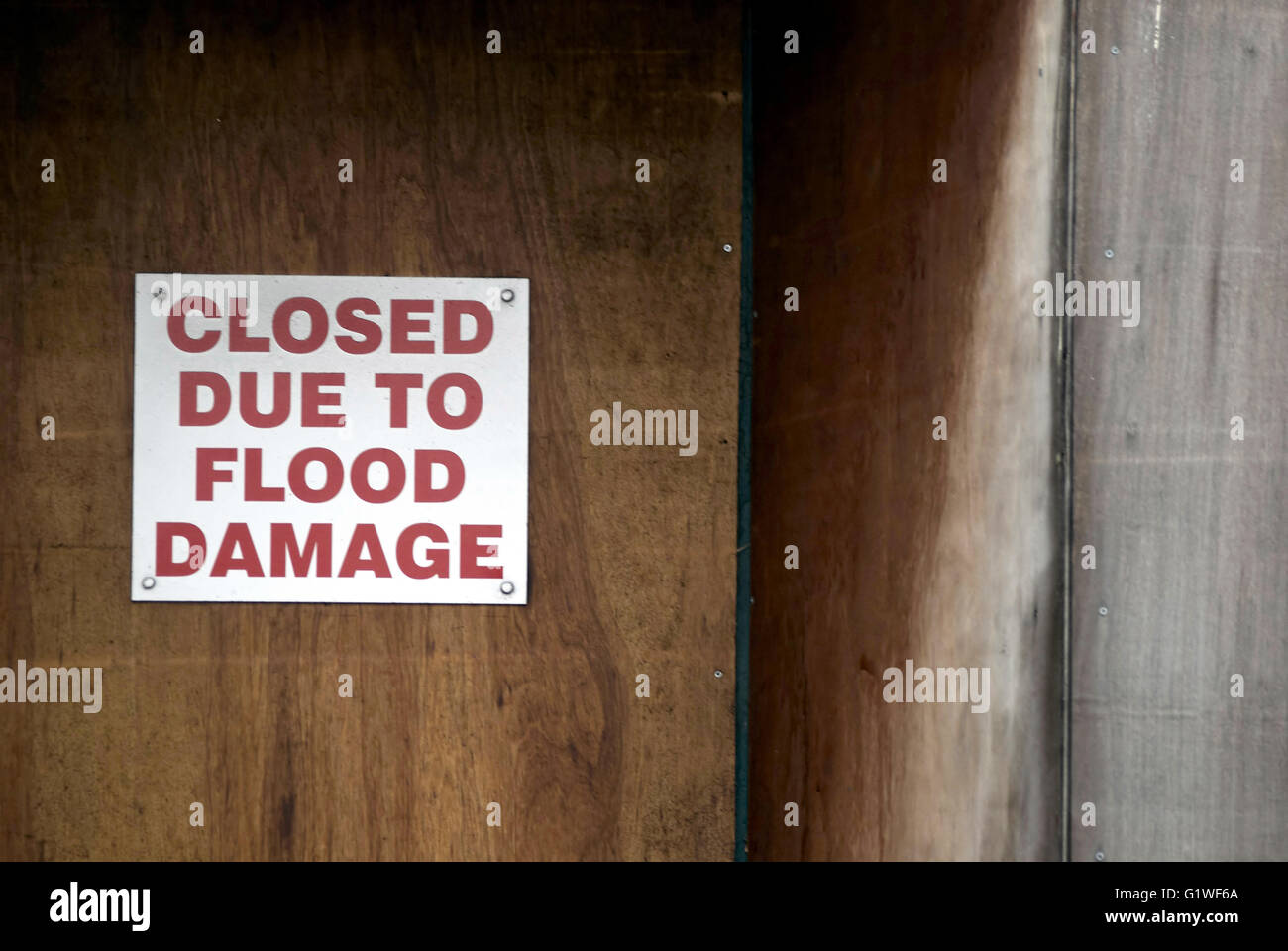 Damage sign hi-res stock photography and images - Alamy