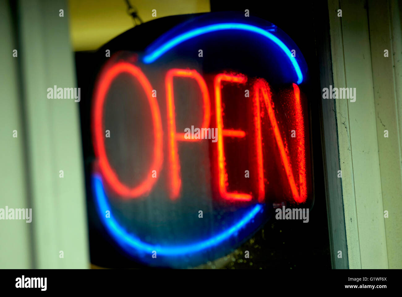 Neon open sign hi-res stock photography and images - Alamy