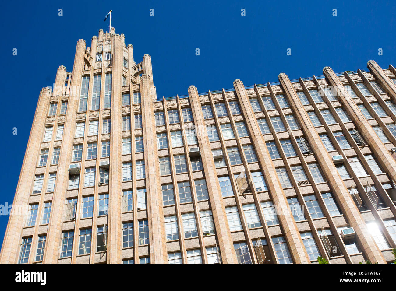 Melbourne's famous Manchester Unity building at the corner of Collins ...