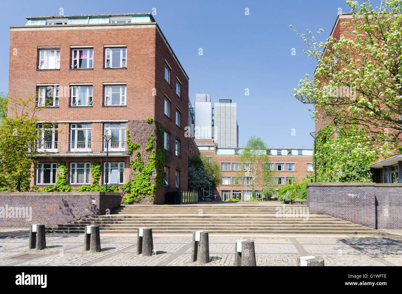 Campus buildings hi-res stock photography and images - Alamy
