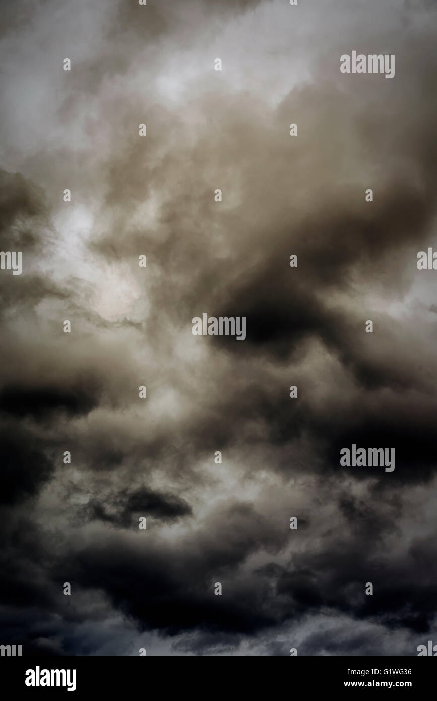 Dark ominous clouds create a dramatic sky background Stock Photo - Alamy