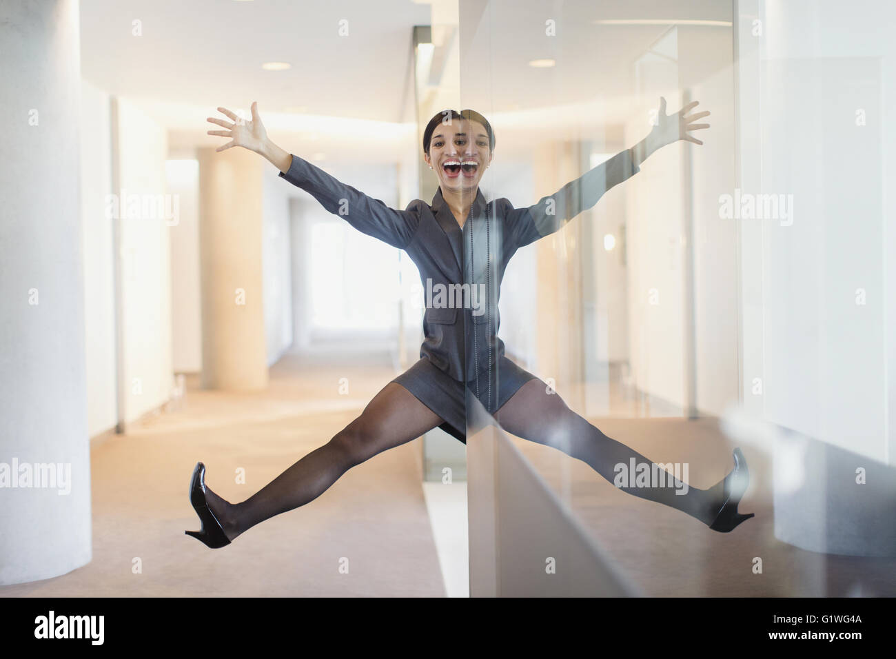 Legs apart hi-res stock photography and images - Alamy