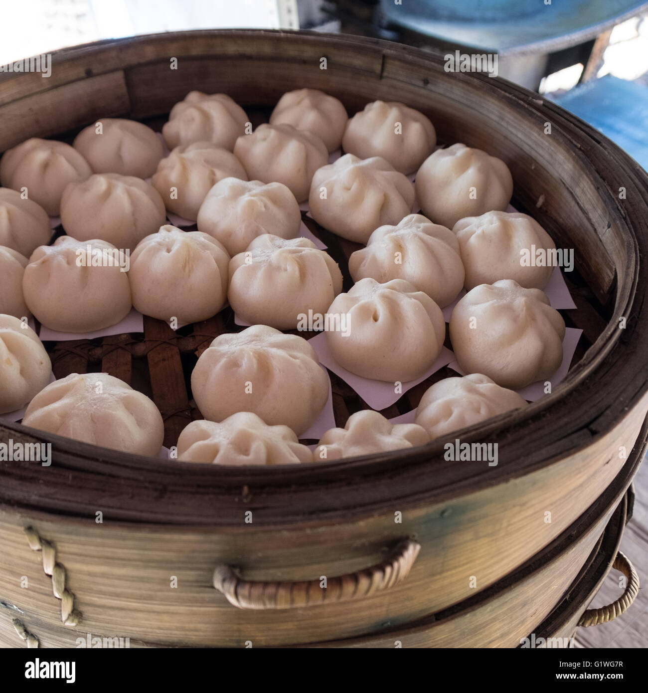 Steamed dumplings hi-res stock photography and images - Alamy