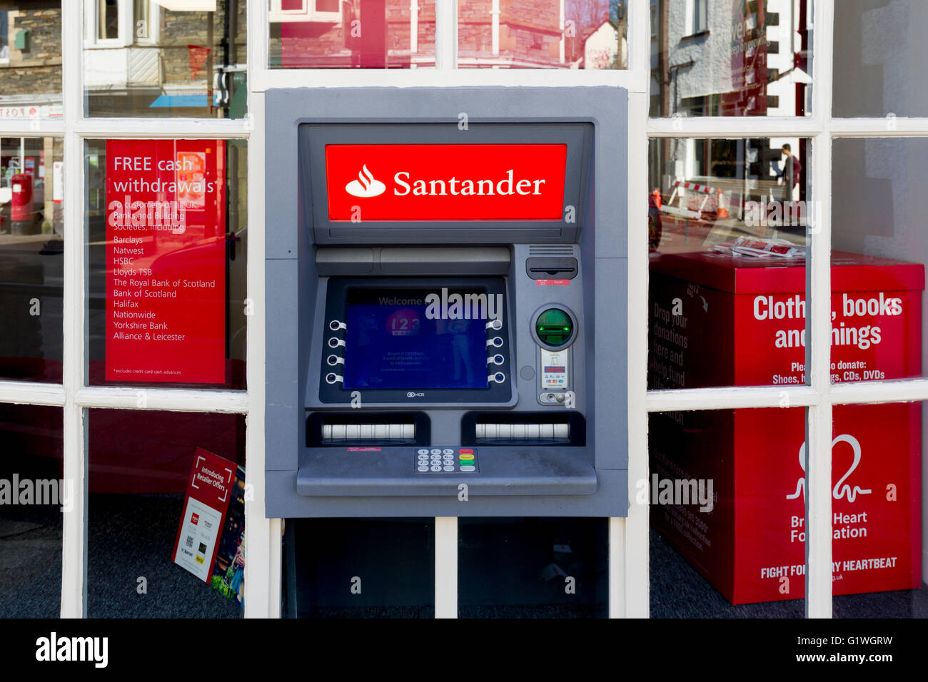 Wall cash machine hole in the wall cash dispenser atm hi-res stock ...