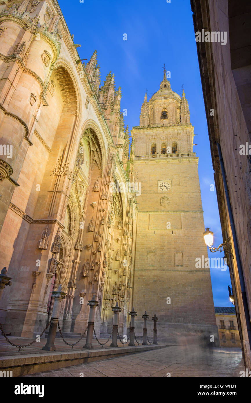 Catedral nueva new cathedral dusk hi-res stock photography and images ...