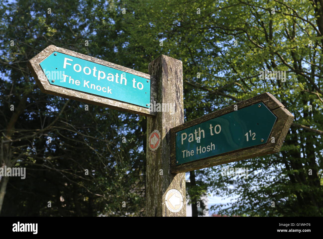 Walking path sign hi-res stock photography and images - Alamy