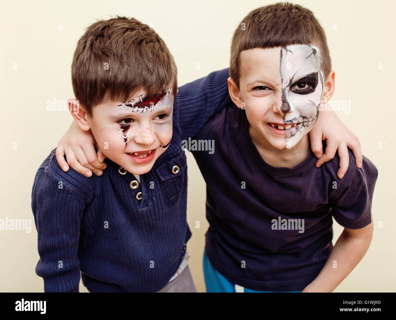 Boy face scar smile hi-res stock photography and images - Alamy