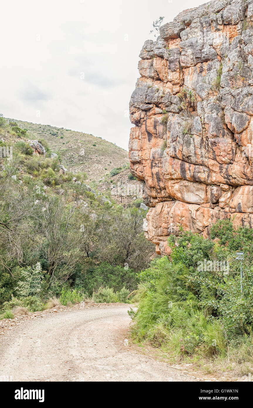 A sandstone cliff in the Prince Alfred Pass, called Hangkrans (hanging ...