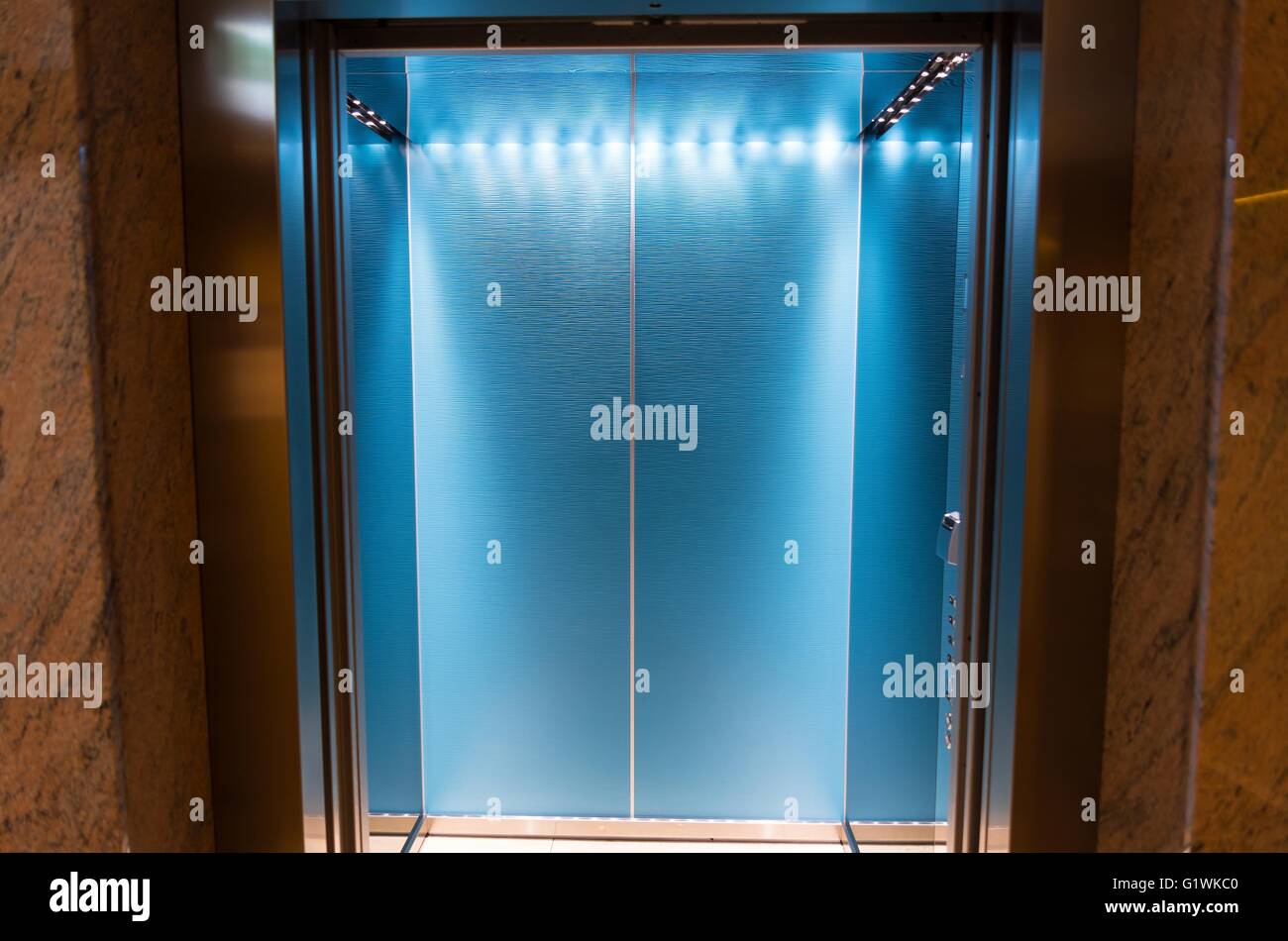 Modern elevator door hi-res stock photography and images - Alamy