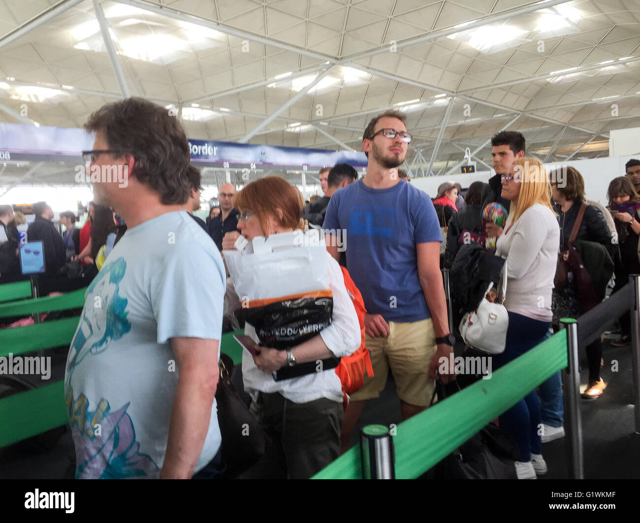 Heathrow airport border control hi-res stock photography and images - Alamy