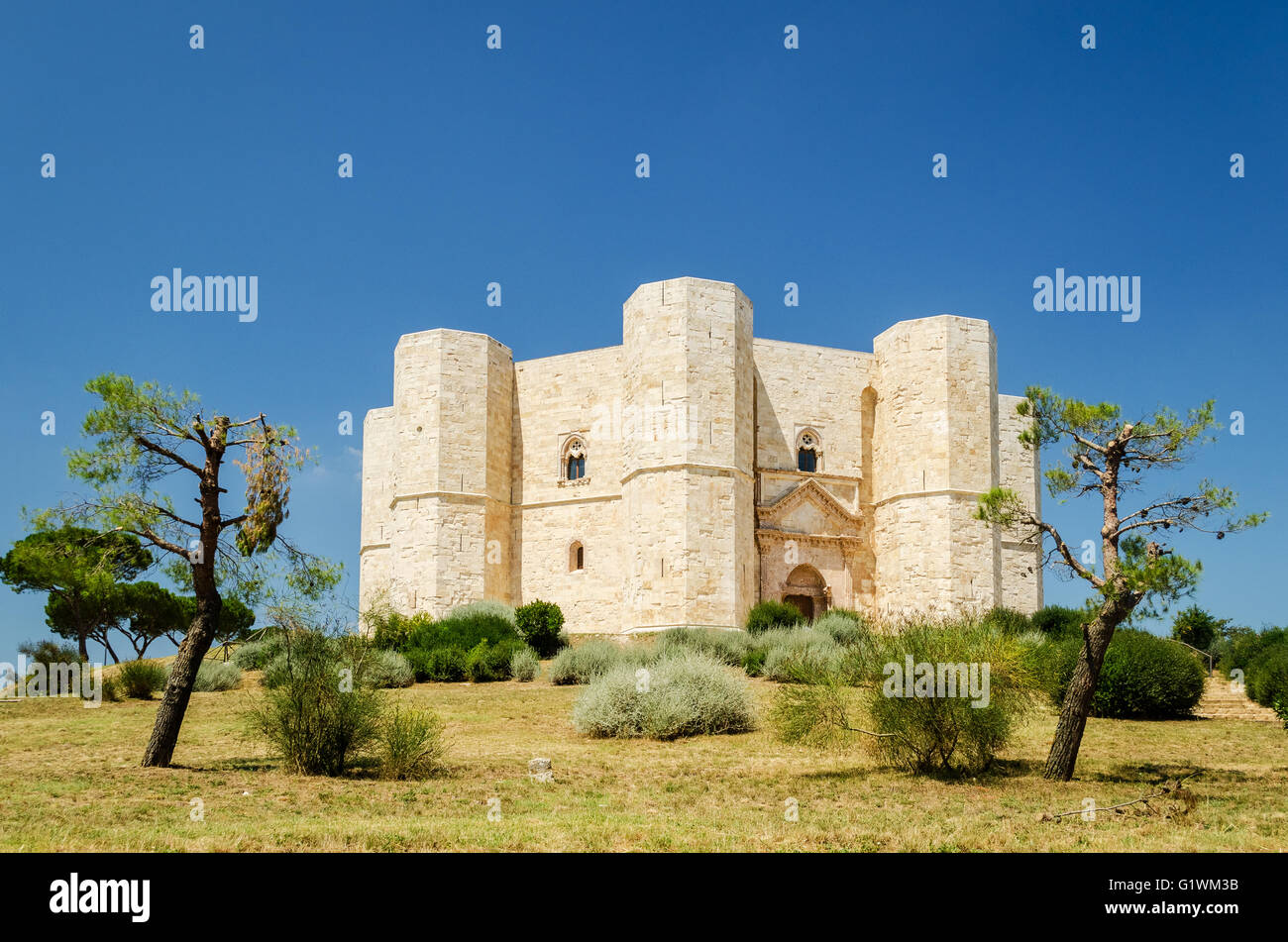 Castel Del Monte High Resolution Stock Photography and Images - Alamy