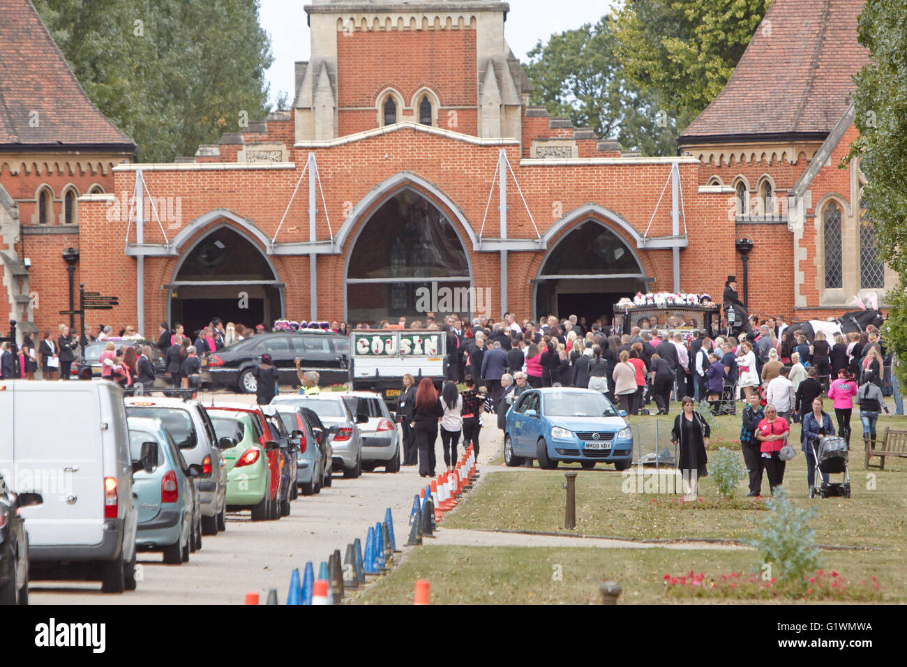 Garth road hi-res stock photography and images - Alamy