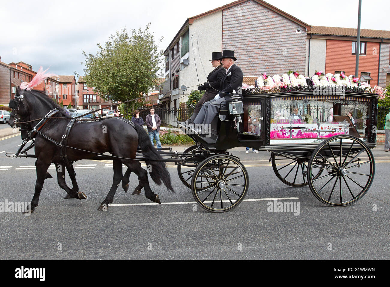 Funeral flowers crematorium hi-res stock photography and images - Alamy