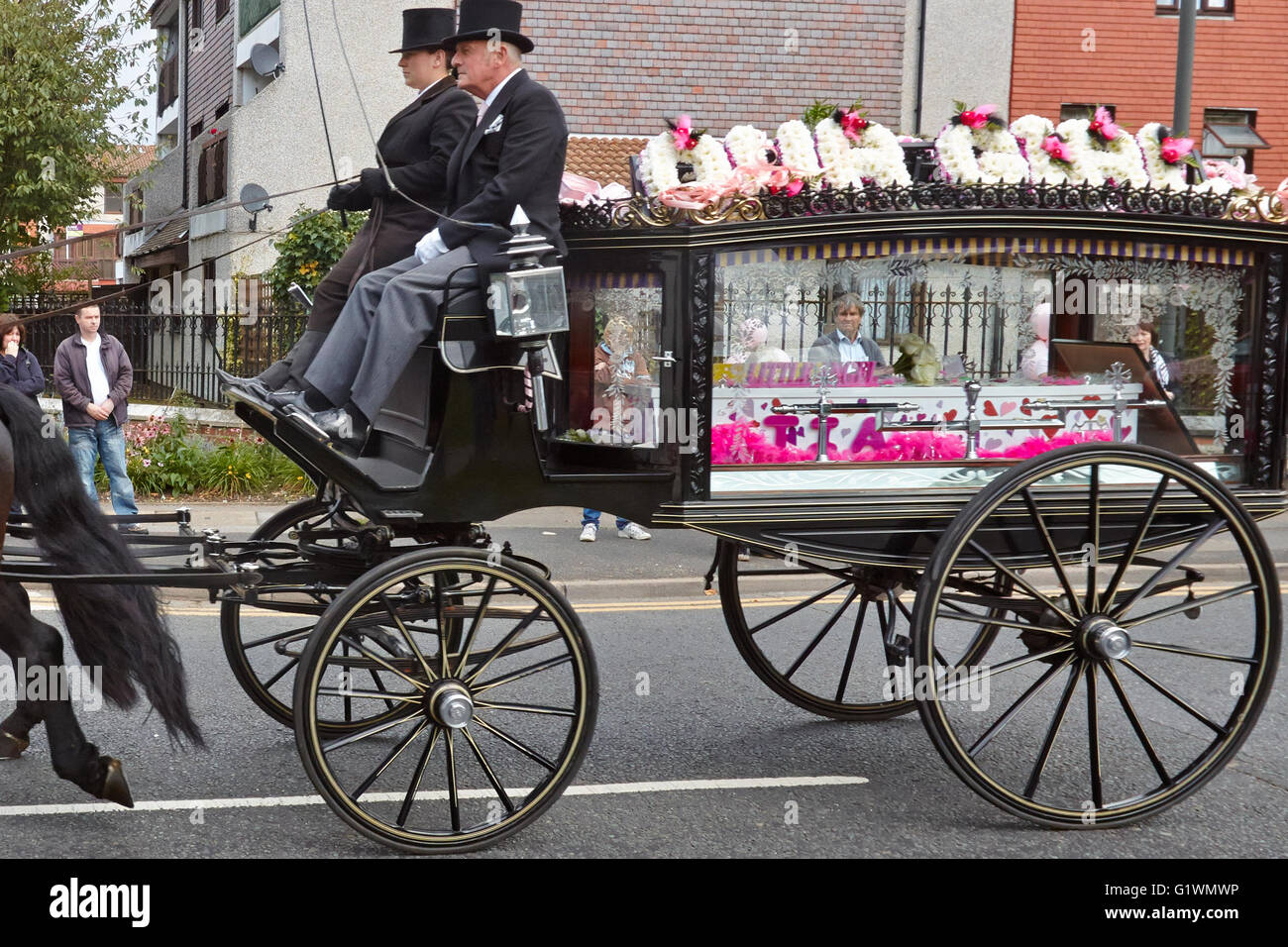 The cortege containing the body of murdered school girl Tia Sharp ...